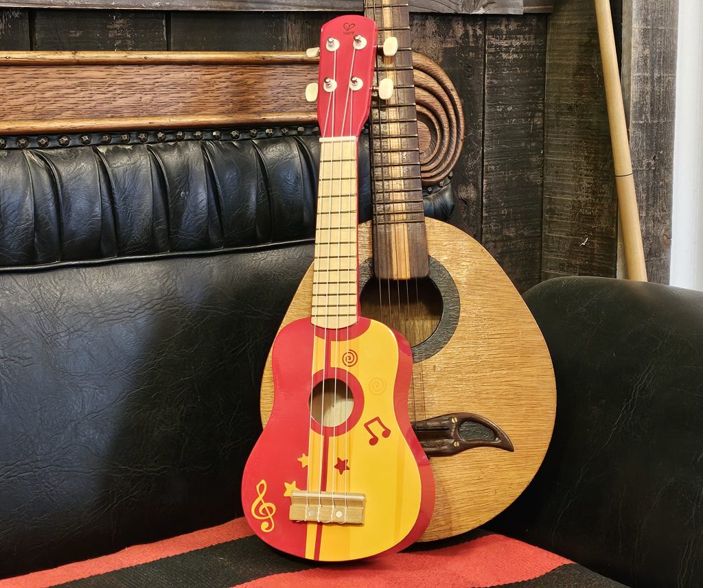 Hape Wooden Ukulele Fantastic Shape, Ni Idea As To Age Plays