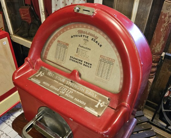 Mercury Athletic Scale 1940s Original Unrestored Working