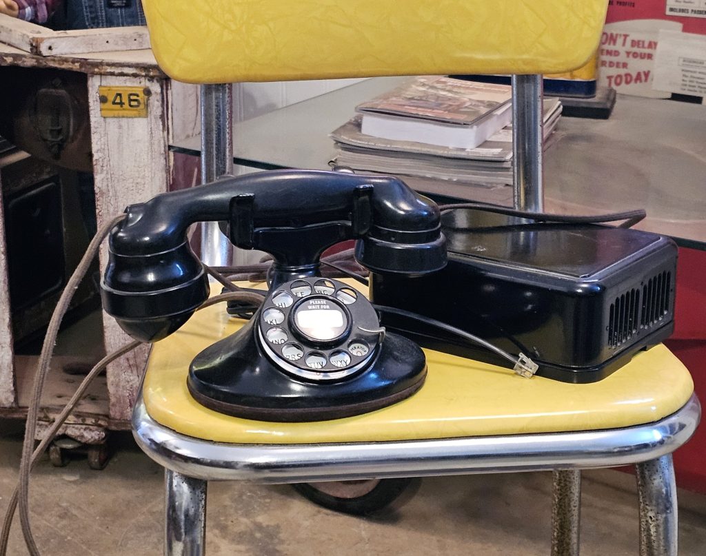 Western Electric 202 Telephone Subset Box Bakelite & Metal
