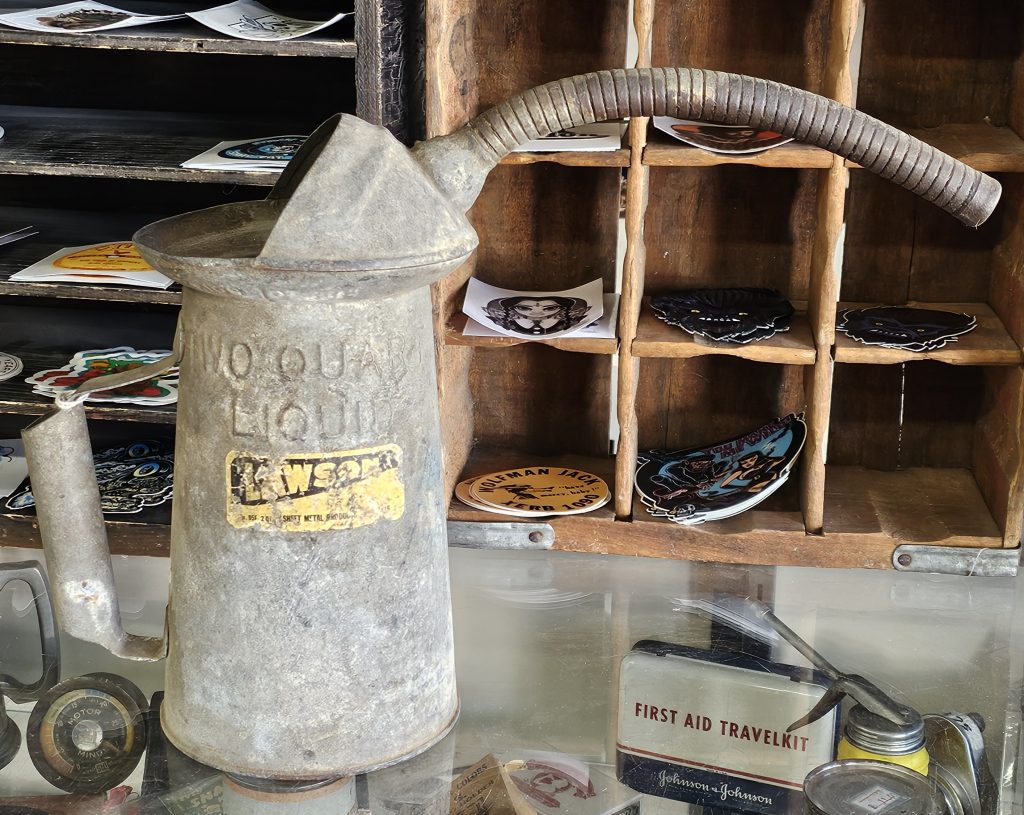 Lawson Oil Pour Can Two Quart Flex Spout With Original Label