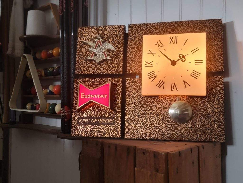 Budweiser King Of Beers Lighted Clock-Vintage Beer