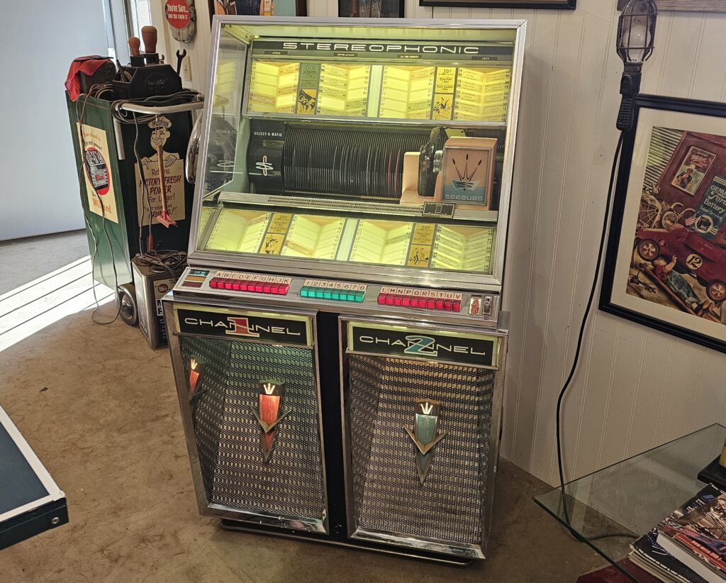 Seeburg Model 222 Jukebox First Stereo One Made Works Well