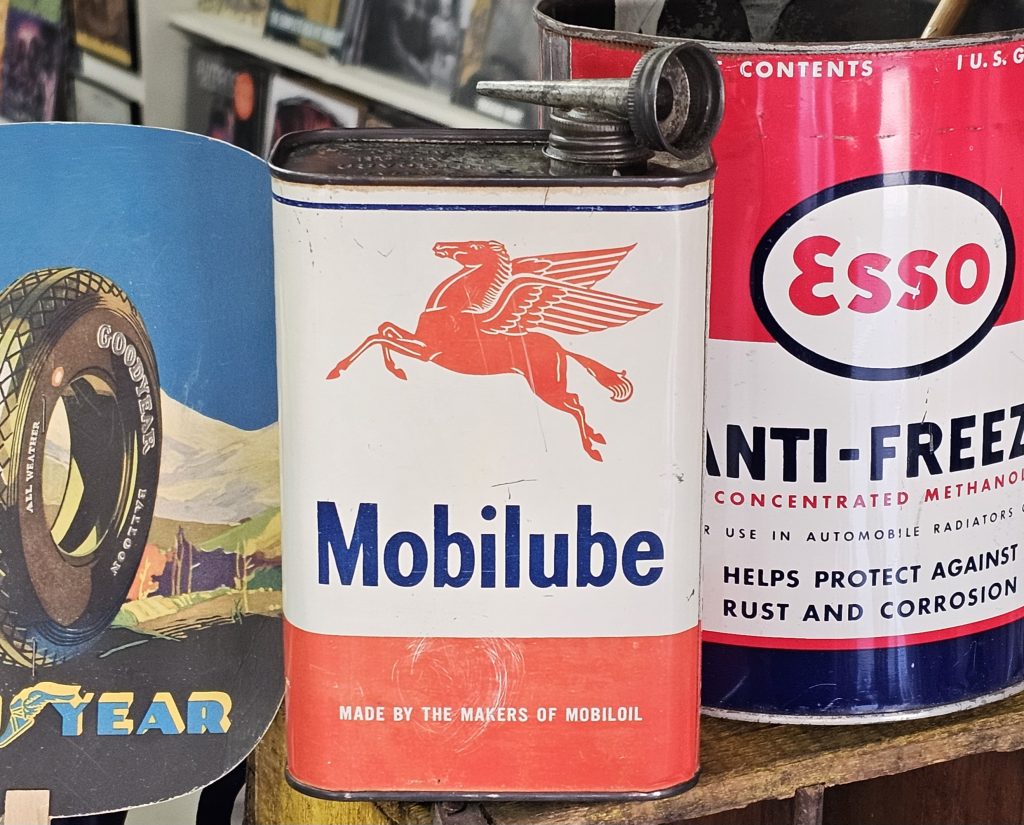 Mobilube GX90 Outboard Gear Oil Can Rare Unmarked Version